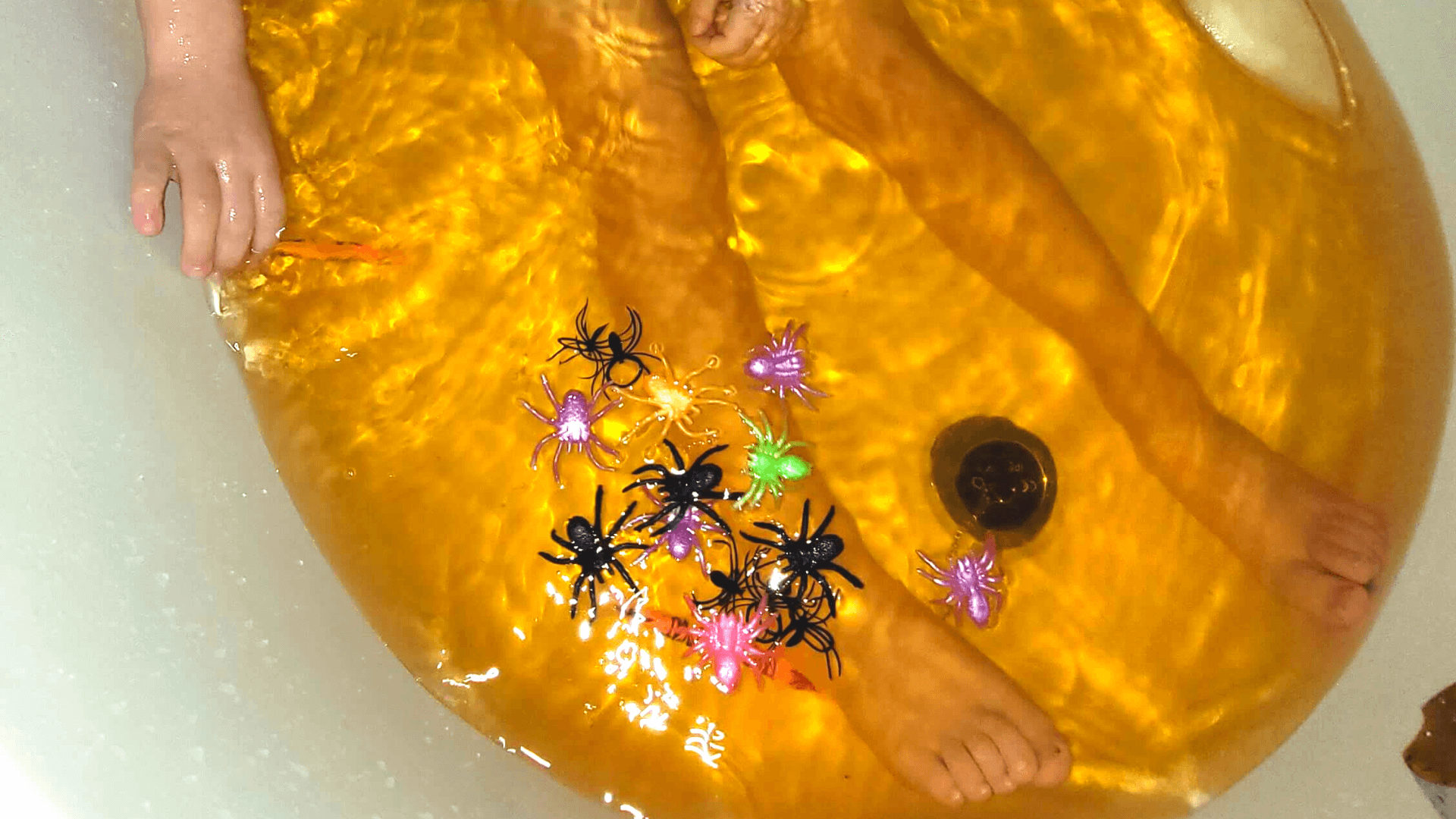 Spooky Halloween Bath Activity For Kids - Ellie-Fant